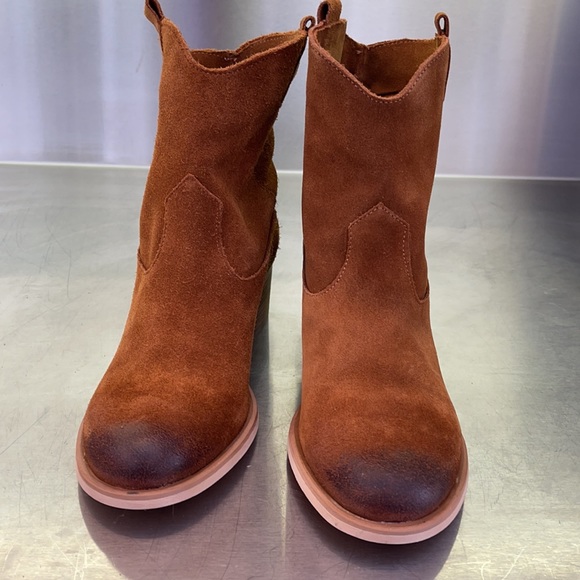 Sundance | Shoes | New Cognac Brown Soft Suede Pull On Boots Sundance ...